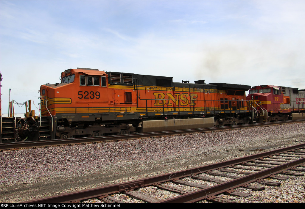 BNSF 5239
